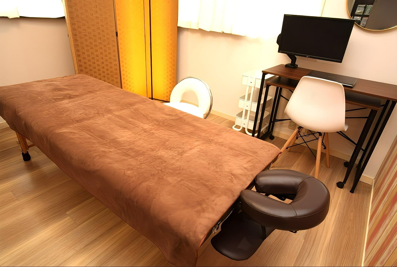 【武蔵小杉駅 4分】料金地域最安！😊/ペーパーシーツ無料！/今すぐ予約/サロン&ワークスペース[4]の写真5