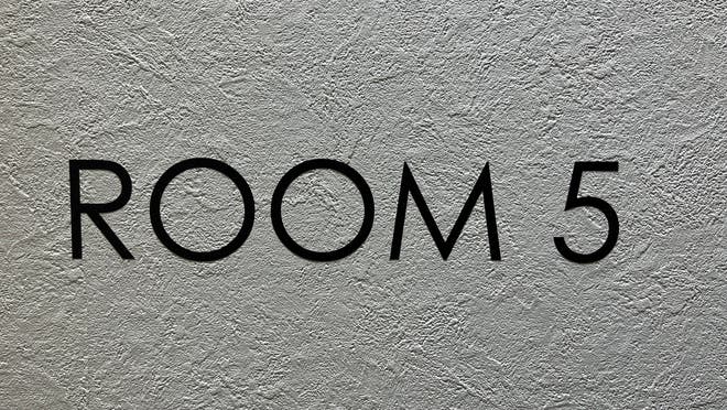 【新宿駅直結】1時間880円!オンライン会議可能!ロールカーテン付き1名用半個室(Room5)の写真4