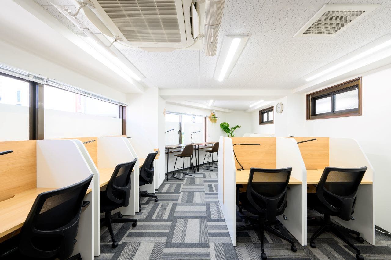 高円寺駅から徒歩３０秒の自習室の写真1