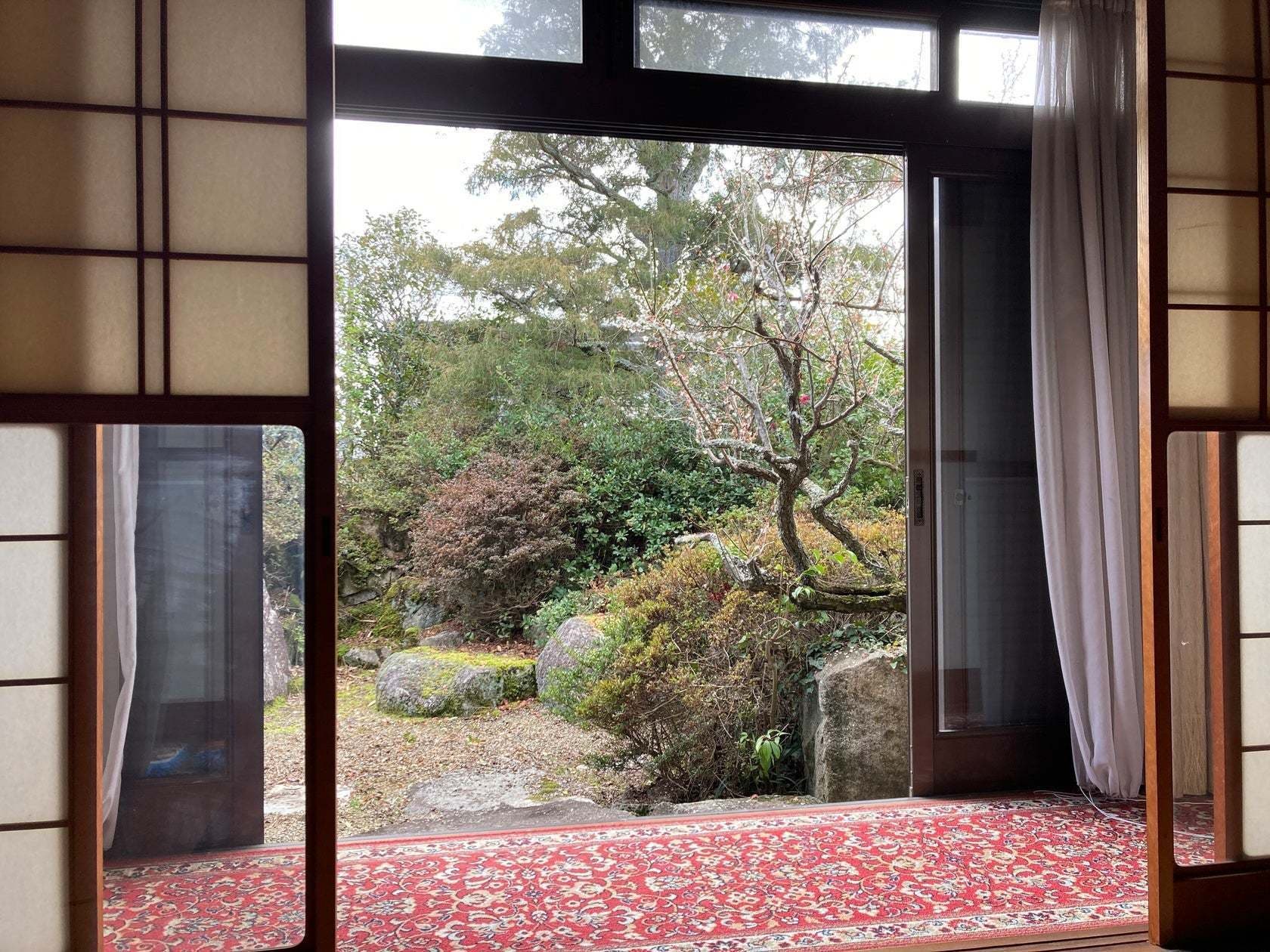 大内ハウス：中国道山口ICから５分の自然豊かな民家。撮影やお茶会にどうぞ。ピアノやギター、撮影用のレフ版もあります。の写真6