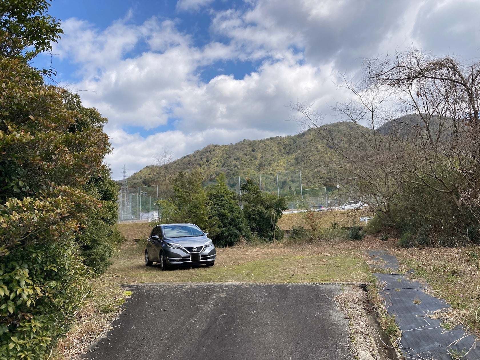 大内ハウス：中国道山口ICから５分の自然豊かな民家。撮影やお茶会にどうぞ。ピアノやギター、撮影用のレフ版もあります。の写真8