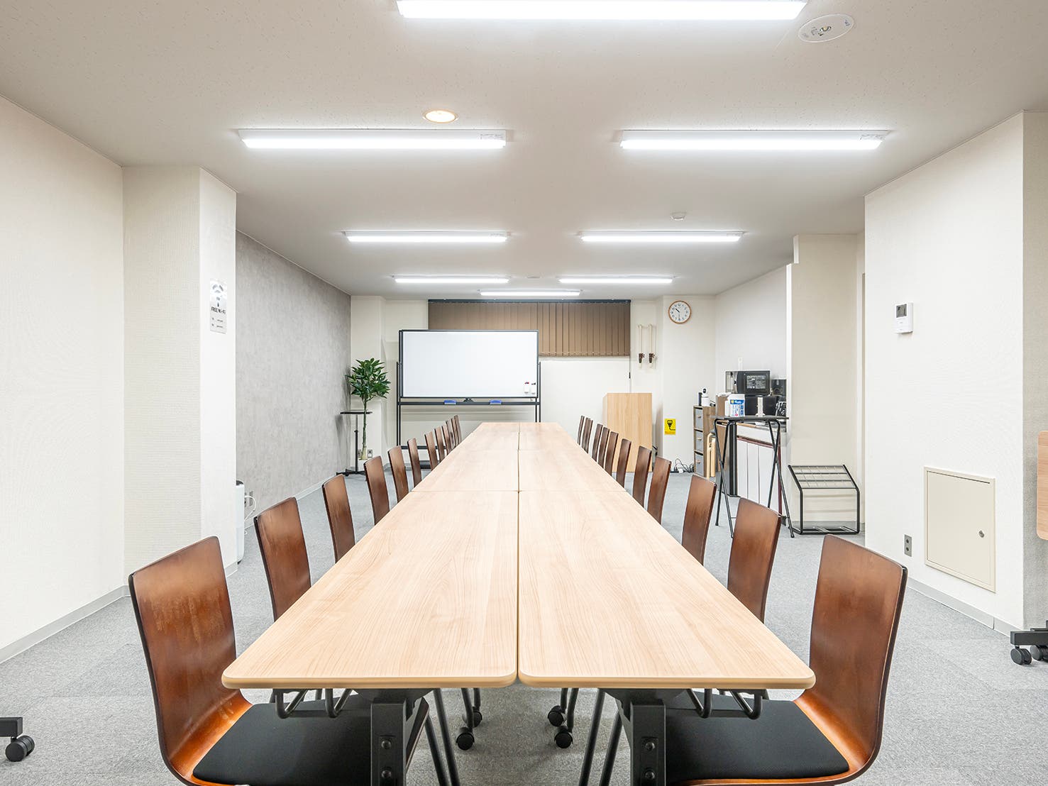  【ROOMs新宿御苑店】新宿御苑4分 四谷三丁目5分 最大38名/光回線/会議/セミナー/ボドゲ/施術/撮影【安い・綺麗】の写真7