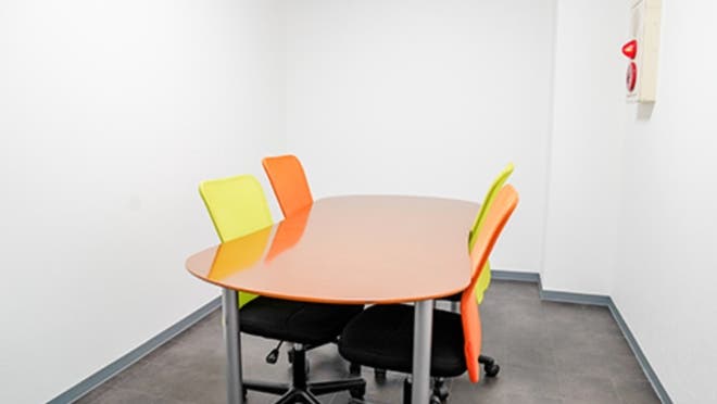 【相模原 by JUPITER】<会議室M>最大6名まで利用可能!!の写真1