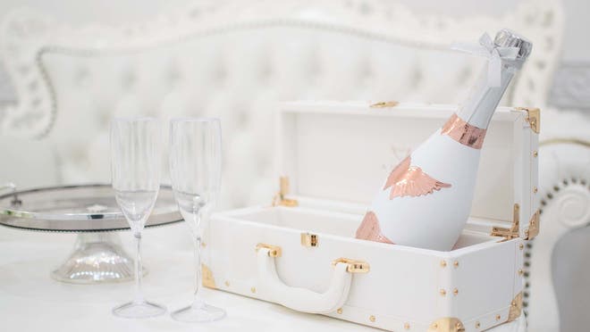 新規OPEN🎀なんば・日本橋駅近🌟推し様とウェディング💐ドレス有👗SNSで話題|生誕祭|ポートレート|コスプレ|推し活|配信の写真3