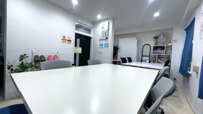 <マルチスペース千代田>4駅徒歩10分以内🚃Wi-Fi📶モニター🖥グリーンバック/リングライト🎥会議/テレワーク/撮影の写真2
