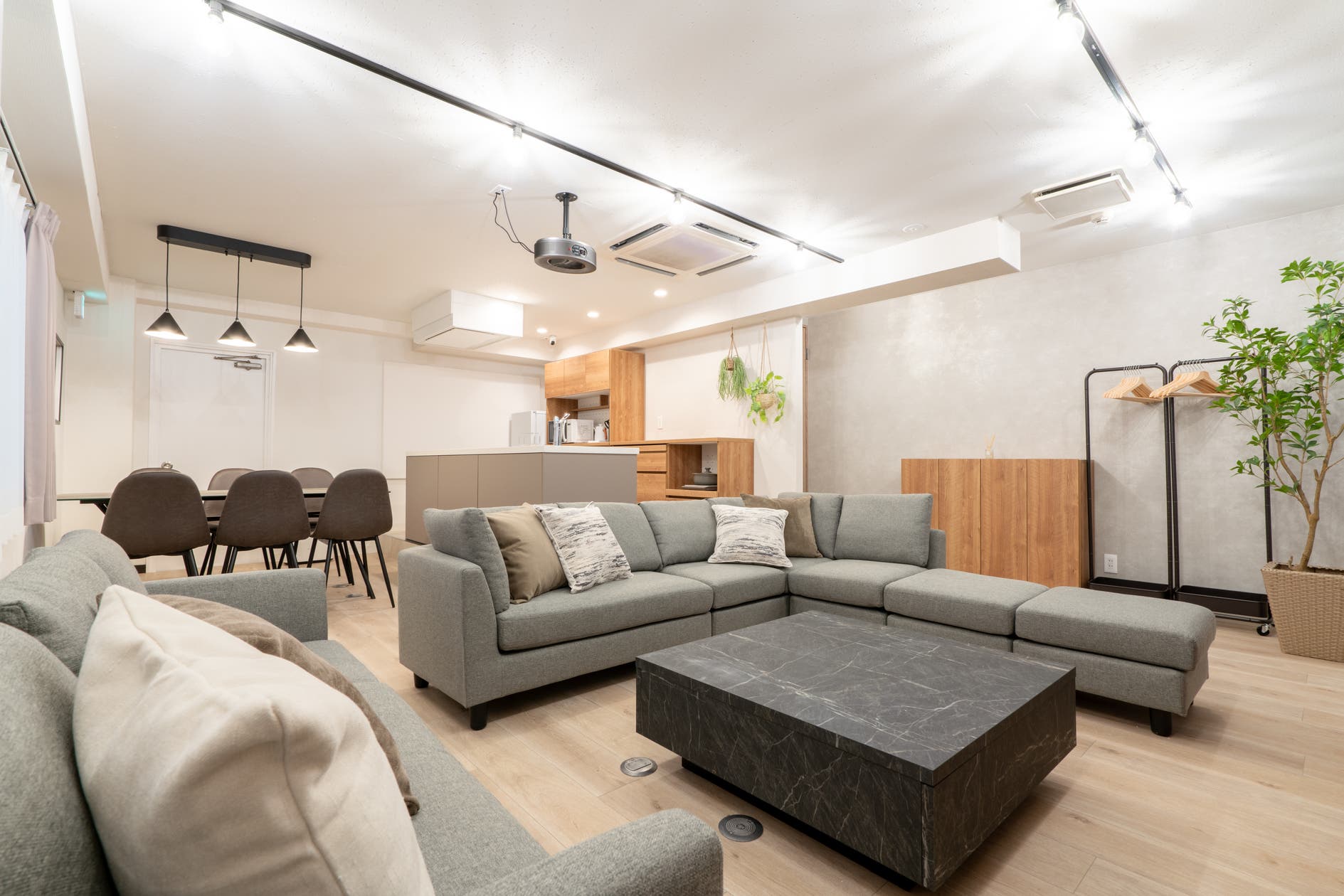 スペモリビング🏠忘年会🍺歓送迎会🎊プロジェクター🎥女子会🎀パーティ🌟537_SpemoLiving福岡天神の写真11