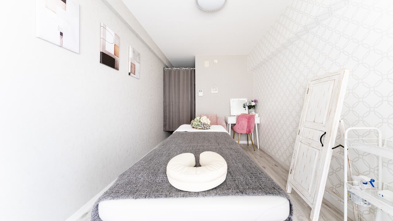 【＆SORA】🎀新宿西口駅すぐ｜JR新宿駅5分✨完全個室のサロン/撮影利用可✤高速Wi-Fi🆕高田電動ベッド導入の写真8