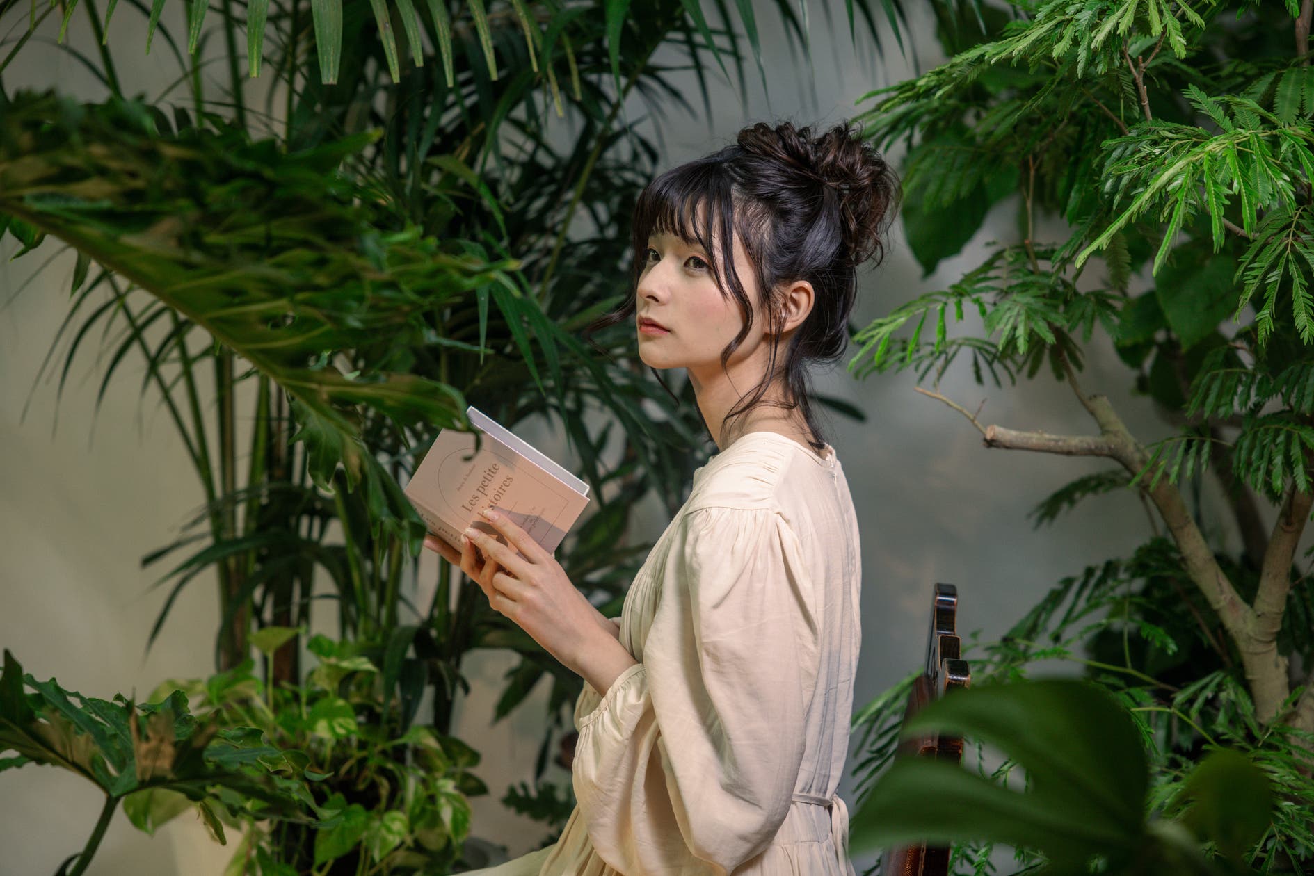 大阪の植物あふれる撮影スタジオ！レイアウト自由なグリーンを活かした多様な撮影！の写真2