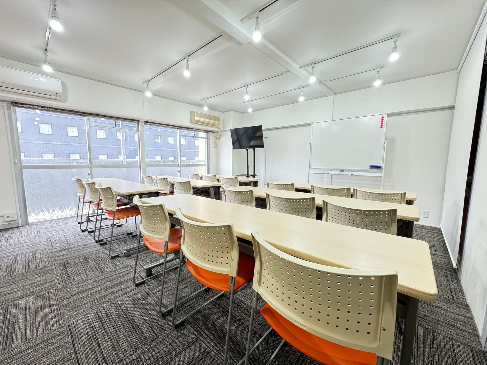🌻新規オープン🌻◆お気軽会議室博多東plata◆🎯博多筑紫口徒歩3分🎯31人収容🌈無料wifi🌈完全個室の写真5