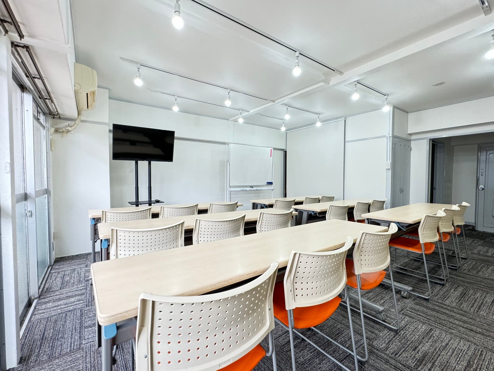 🌻新規オープン🌻◆お気軽会議室博多東plata◆🎯博多筑紫口徒歩3分🎯31人収容🌈無料wifi🌈完全個室の写真6