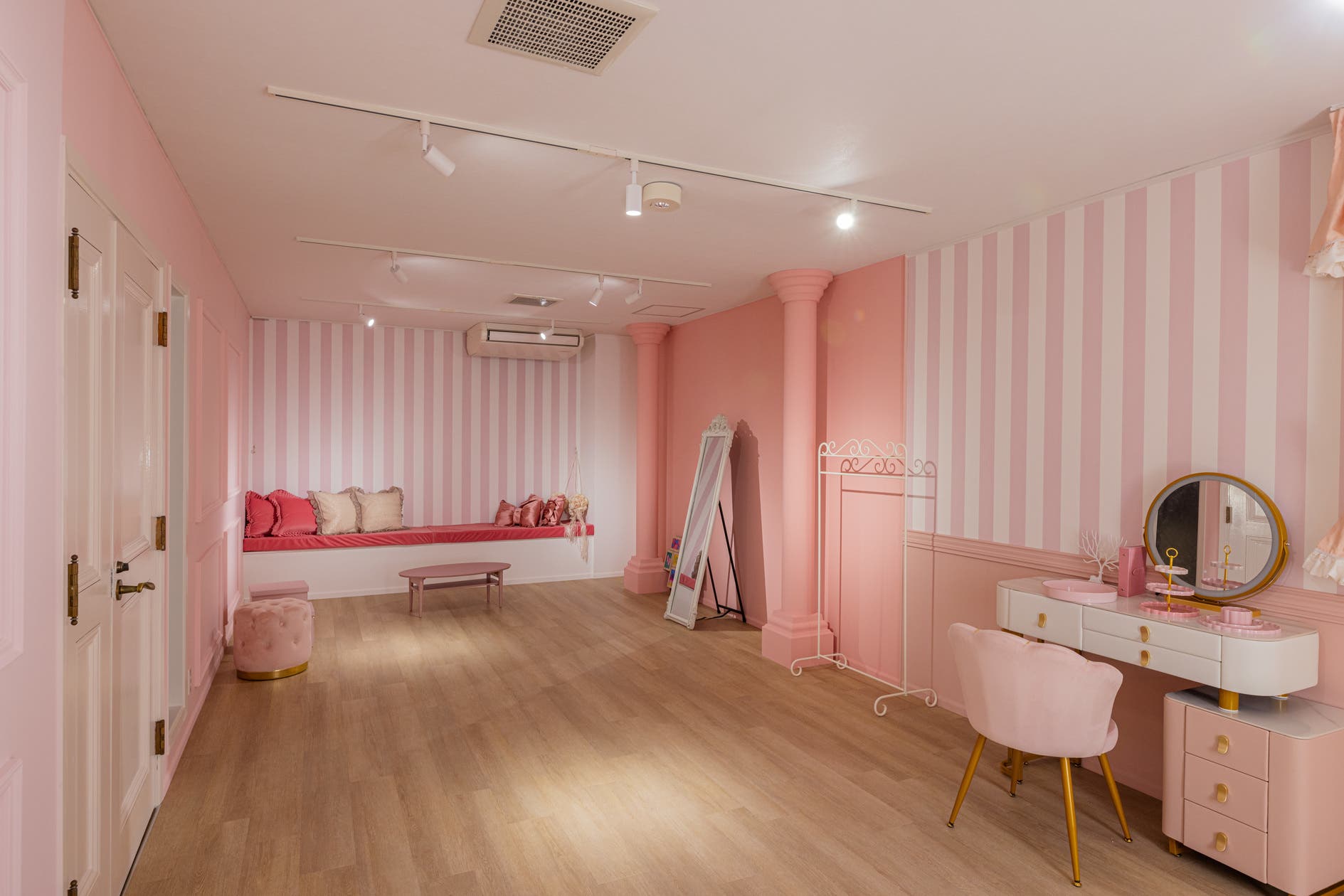 【新ページ移転案内中】14st😉一面ピンクの韓国風🧁撮影スタジオ＆レンタルスペース｜SNS映え◎｜推し活・女子会・コスプレに！｜の写真5