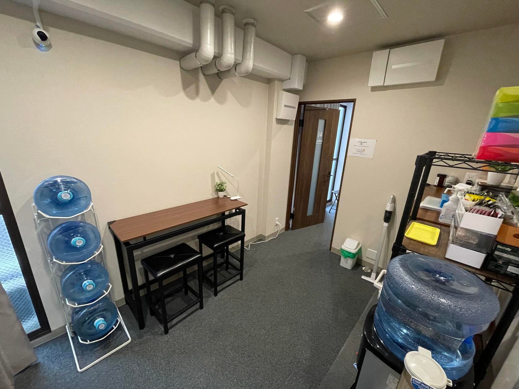 【¥770円/30分三鷹駅徒歩3分】6名会議室（Room14) 最大8名 モニター(42インチ/4K）・Wifi・ホワイトボードの写真13