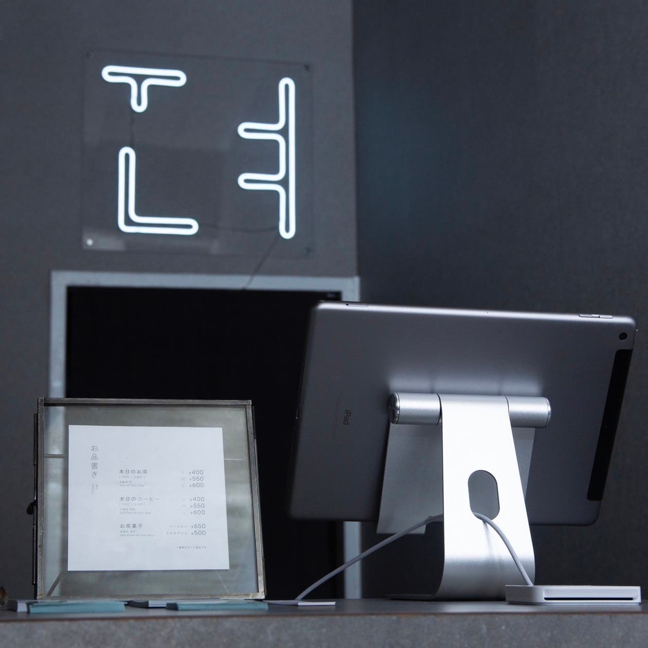 新大久保駅から徒歩5分の静かな路地に面したカフェバー（1階）の写真2