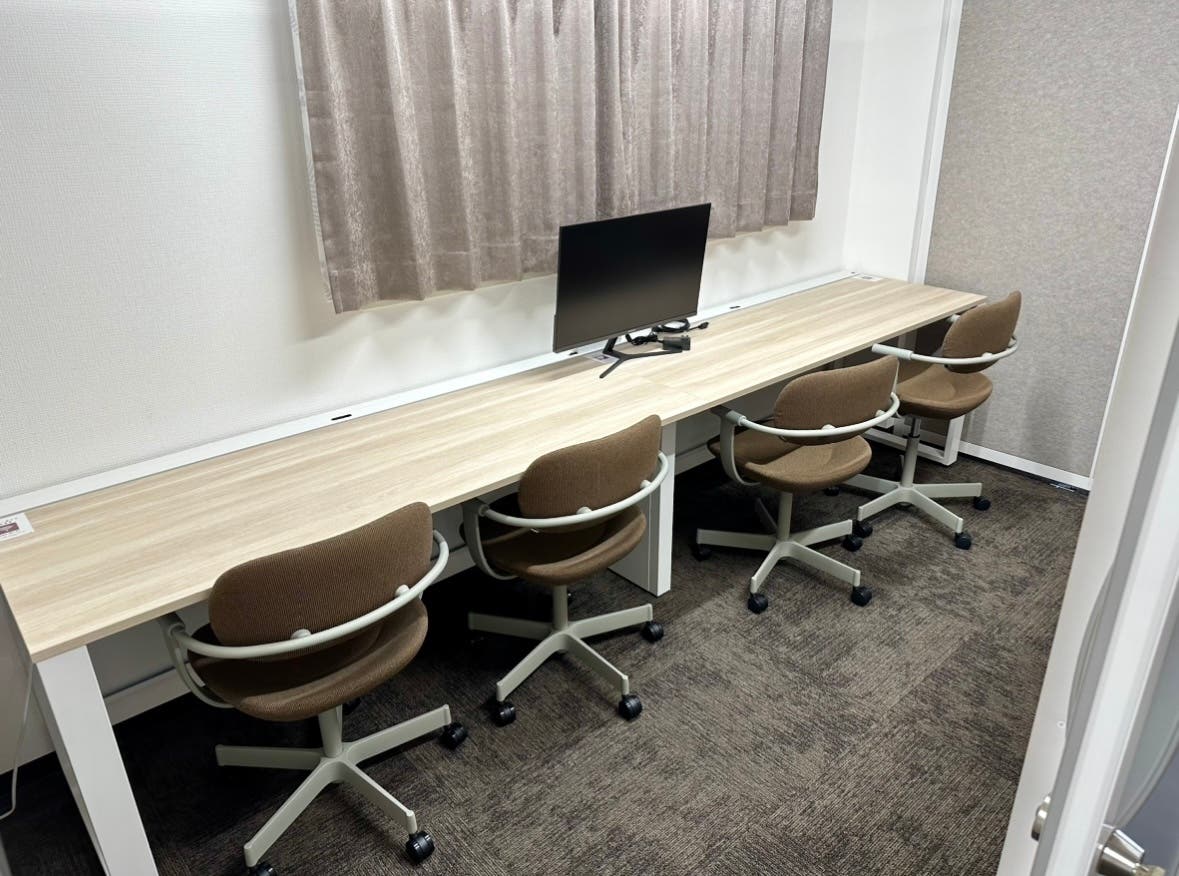 【地下1階】早稲田駅徒歩3分の貸会議室（11人以上）の写真13