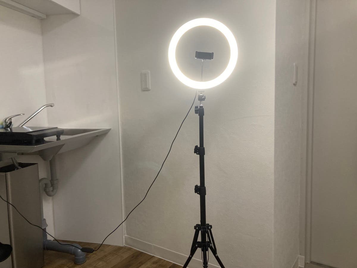 100インチスクリーンで映画鑑賞🎬気の合う仲間と楽しい時間を過ごせるスペースです🍃の写真14