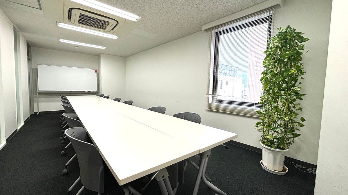 大阪会議室　ヒロホールディングス難波御堂筋店　第1会議室の写真3