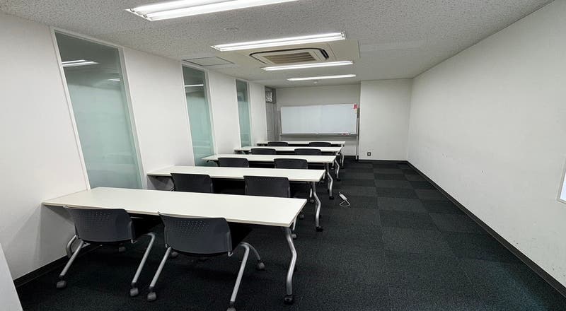 大阪会議室　ヒロホールディングス難波御堂筋店　第1会議室