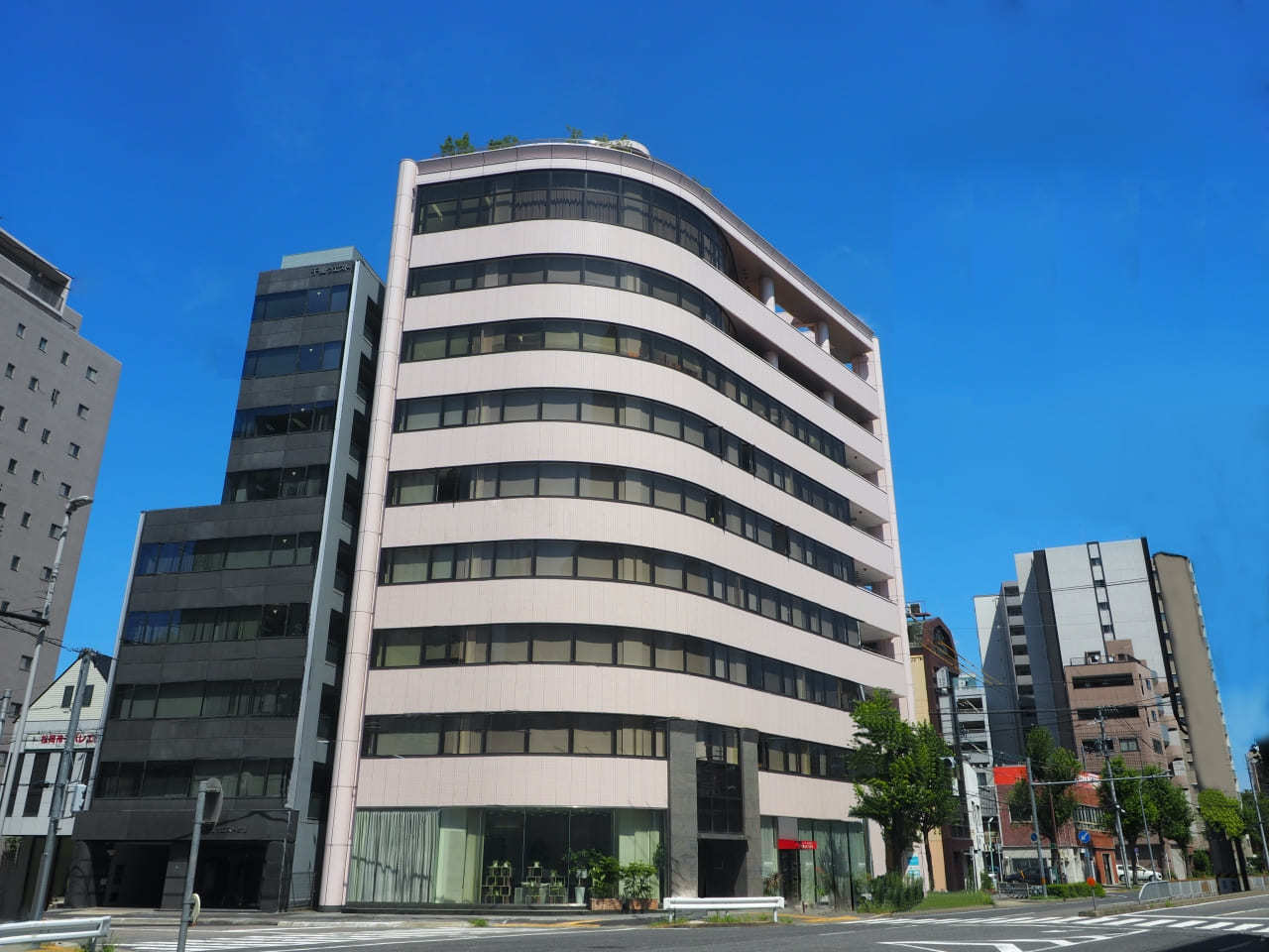 《名古屋会議室　imy会議室　9階多目的ホール》千種エリアでスクール84名収容可能！展示会や懇親会、シアター会場などにの写真17