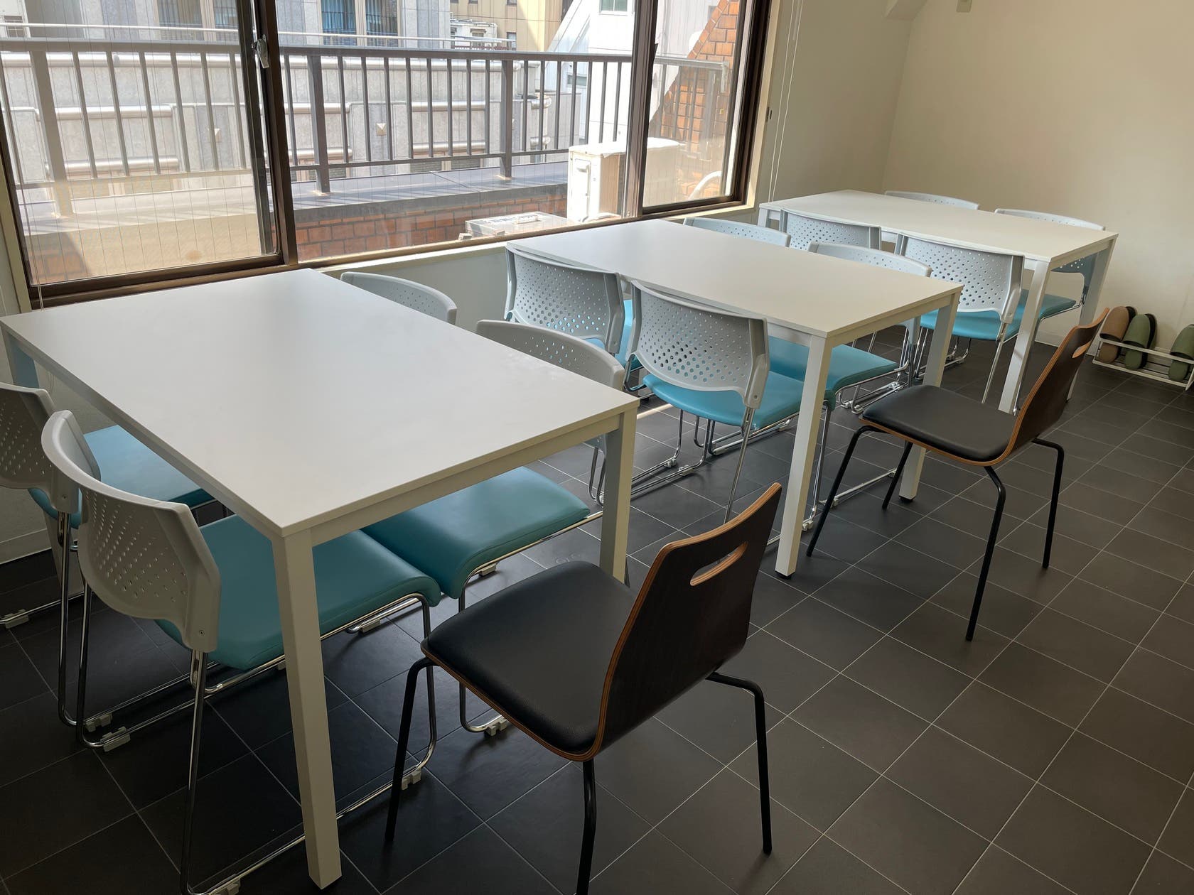 茅場町2分//リピーター多数【即予約可・高速度WiFi・除菌完備】各種教室、会議、商談、面接、研修、撮影等に最適な個室スペースの写真12