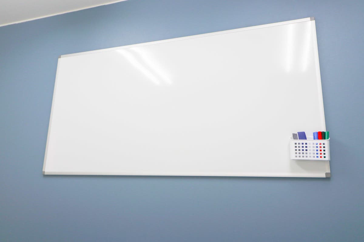 【梅田駅地下直結で最高の立地！大阪駅前第２ビル！12名】大型モニター・WiFi全て無料！ふれあい貸し会議室 梅田No122の写真12