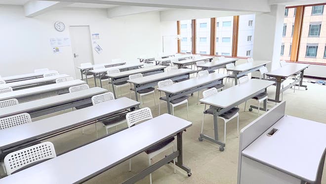 【秋葉原駅から徒歩8分・63名利用可⭐】設備充実⭐会議・研修・セミナー・試験・ウェビナー・説明会■8階会議室の写真2