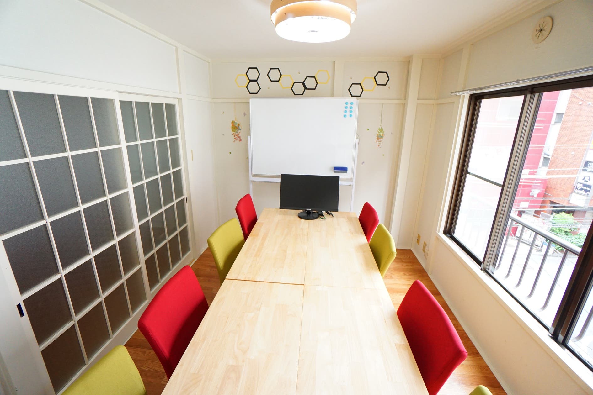 ＜サボテン会議室＞立川駅徒歩3分🚃光回線Wi-Fi📶モニター🖥️ホワイトボード📝会議/テレワーク/Zooｍの写真4