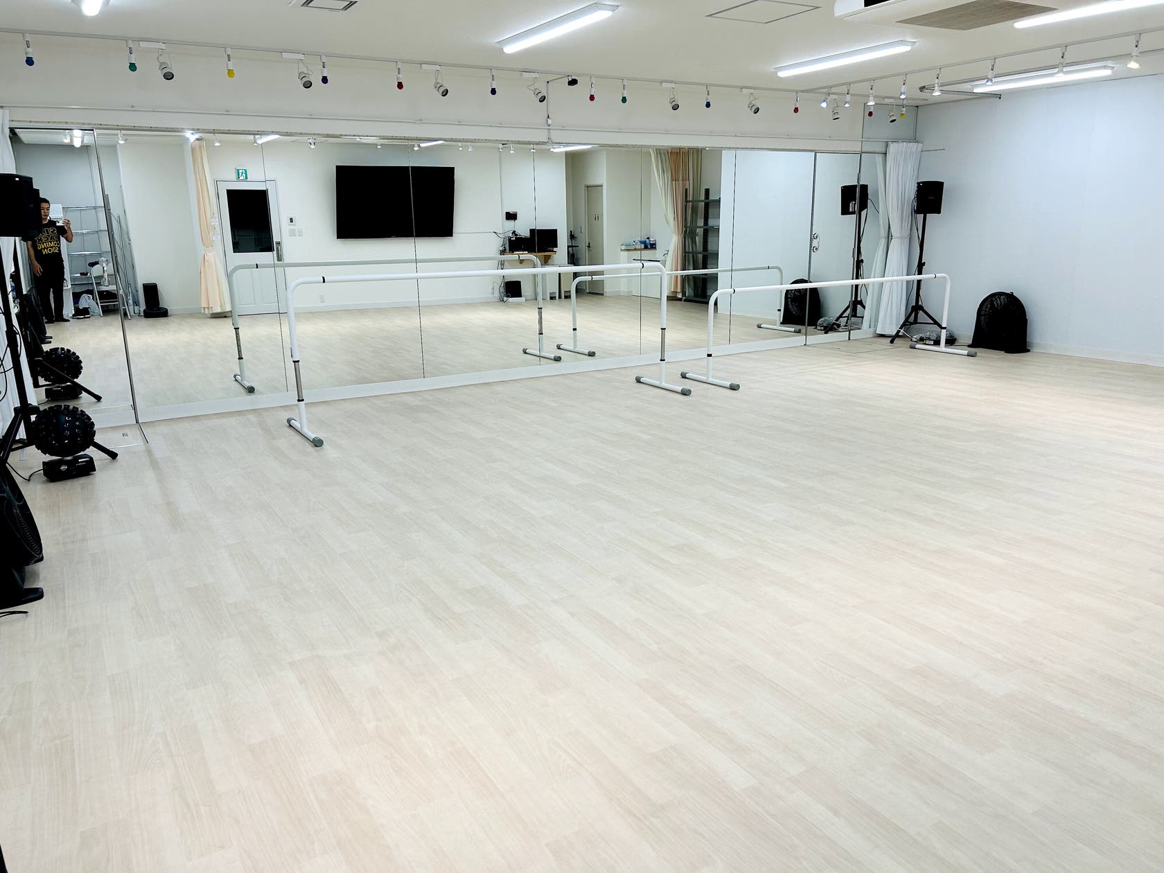 黄金町駅から徒歩３分、７５㎡、社交ダンス、バレエ、ヨガ、セミナー・会議、wifi有、飲食可、巨大モニターありの写真26