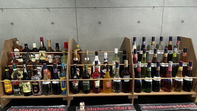 大阪駅から一駅!塚本駅前の飲み放題Barの写真5