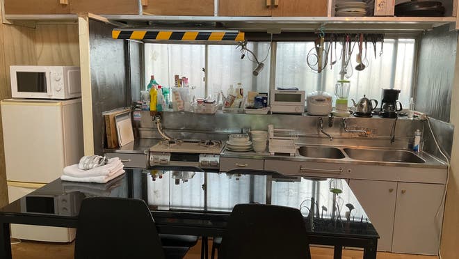 狛江駅から徒歩4分。どんなことにも使える大きなスペース。B棟の写真1