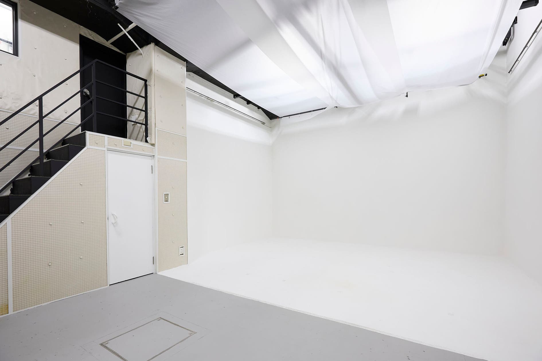 大阪・南森町駅徒歩5分　コンパクトなホリゾントスタジオの写真9