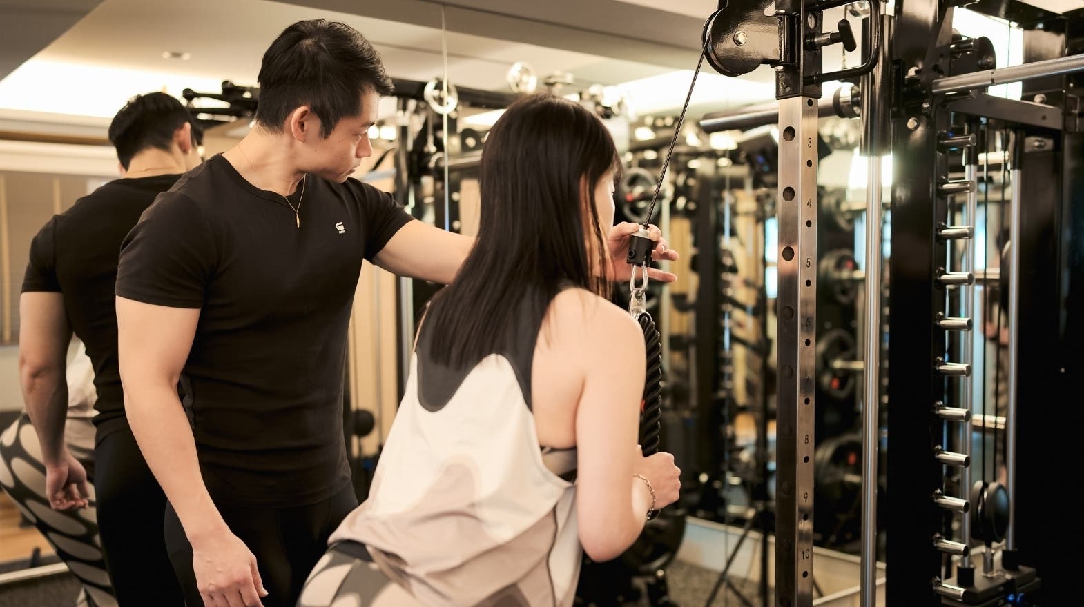 〈南森町・天満橋〉24時間貸切OK🕒4名まで同時利用👌最新スミスマシン導入🏋️ヨガ・ピラティス🧘‍♀️撮影/配信OK🎥の写真8