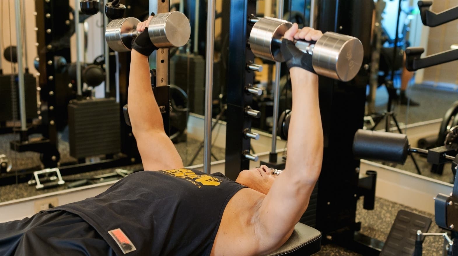 〈南森町・天満橋〉24時間貸切OK🕒4名まで同時利用👌最新スミスマシン導入🏋️ヨガ・ピラティス🧘‍♀️撮影/配信OK🎥の写真11