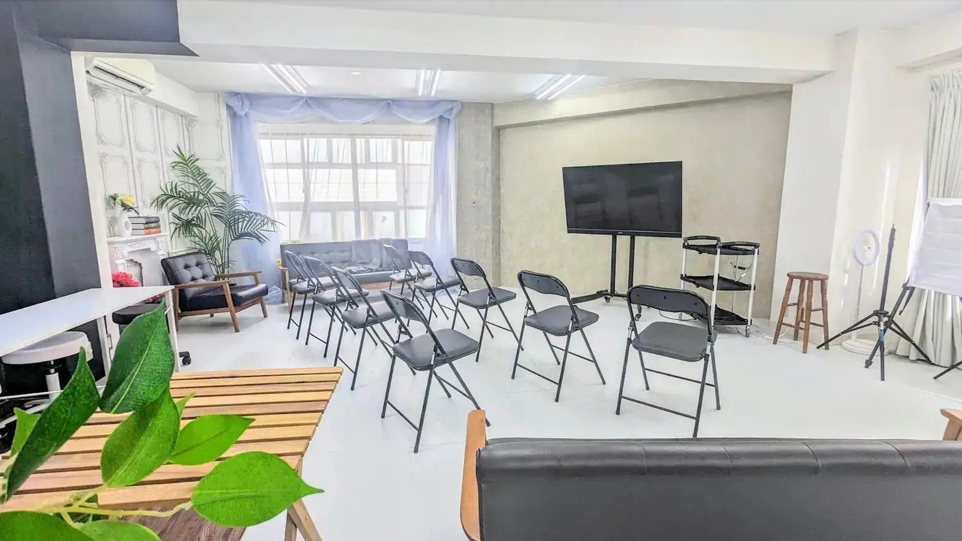 パイプ椅子（黒）10個の画像1