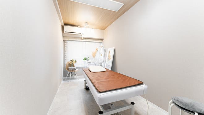 【&YUZU】新宿西口駅30秒|JR新宿駅5分✨完全個室のレンタルサロン/ヒートマット・スチーマー/映え撮影✤Wi-Fi有の写真5