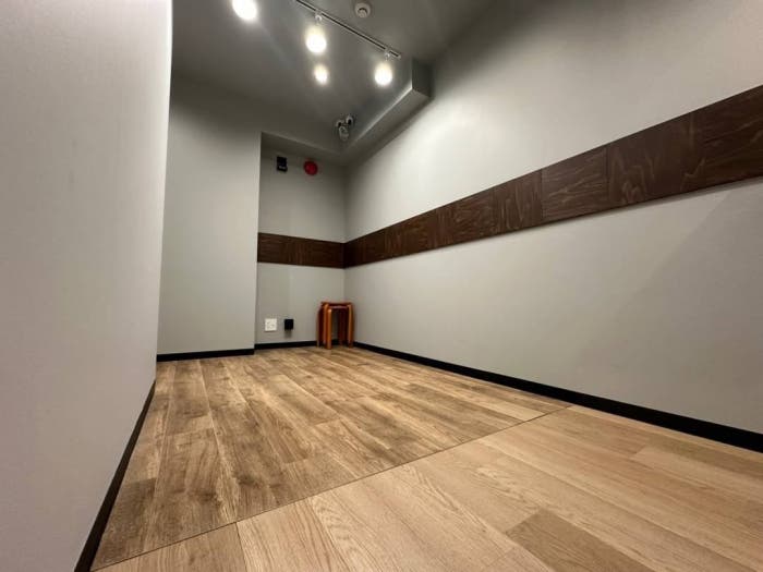 【BUZZ BAYSIDE(浜松町)】2stの写真4