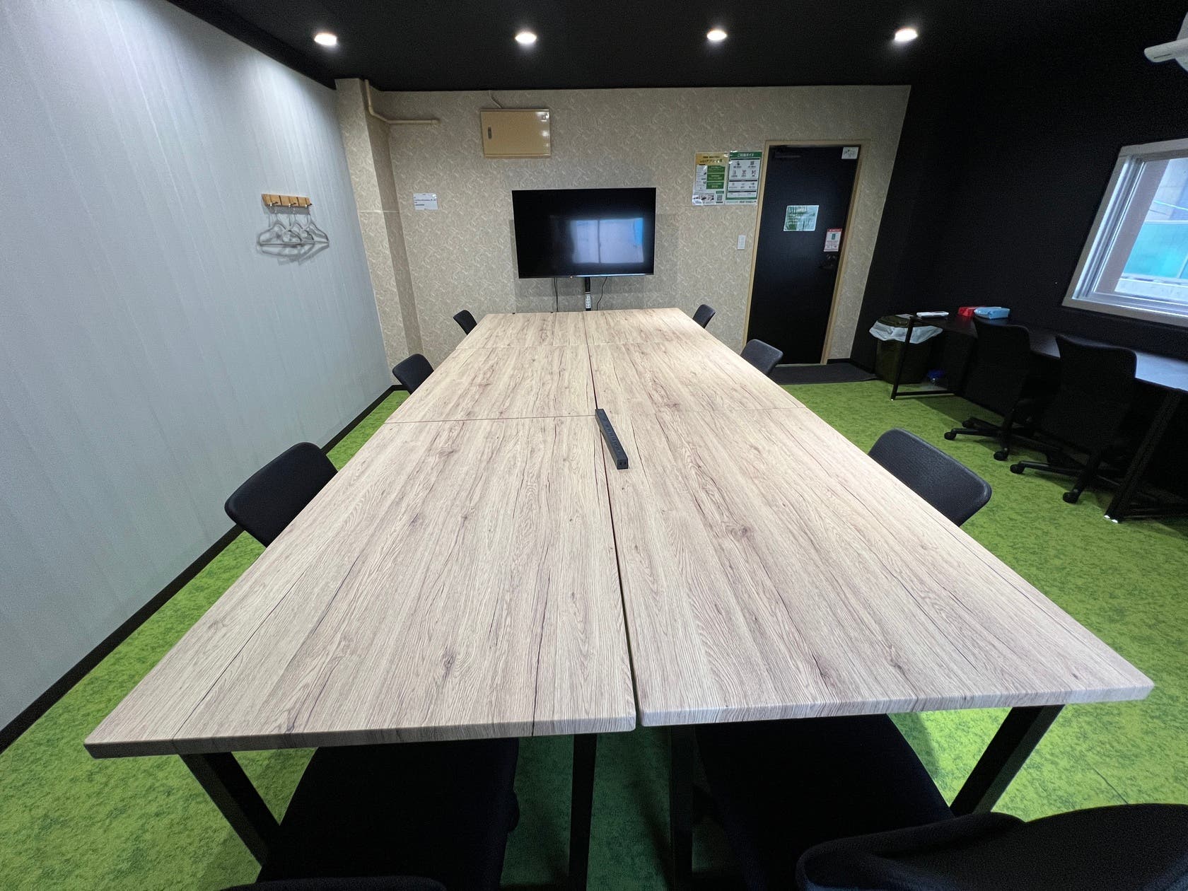 【西中島南方駅から徒歩5分】1時間 1,420円！｜3F_RoomD（定員10名）モニター付き◎の写真4