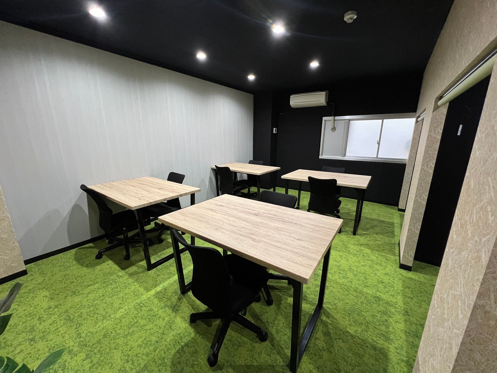 【西中島南方駅から徒歩5分】1時間 1,420円！｜3F_RoomE（定員16名）モニター付き◎の写真2