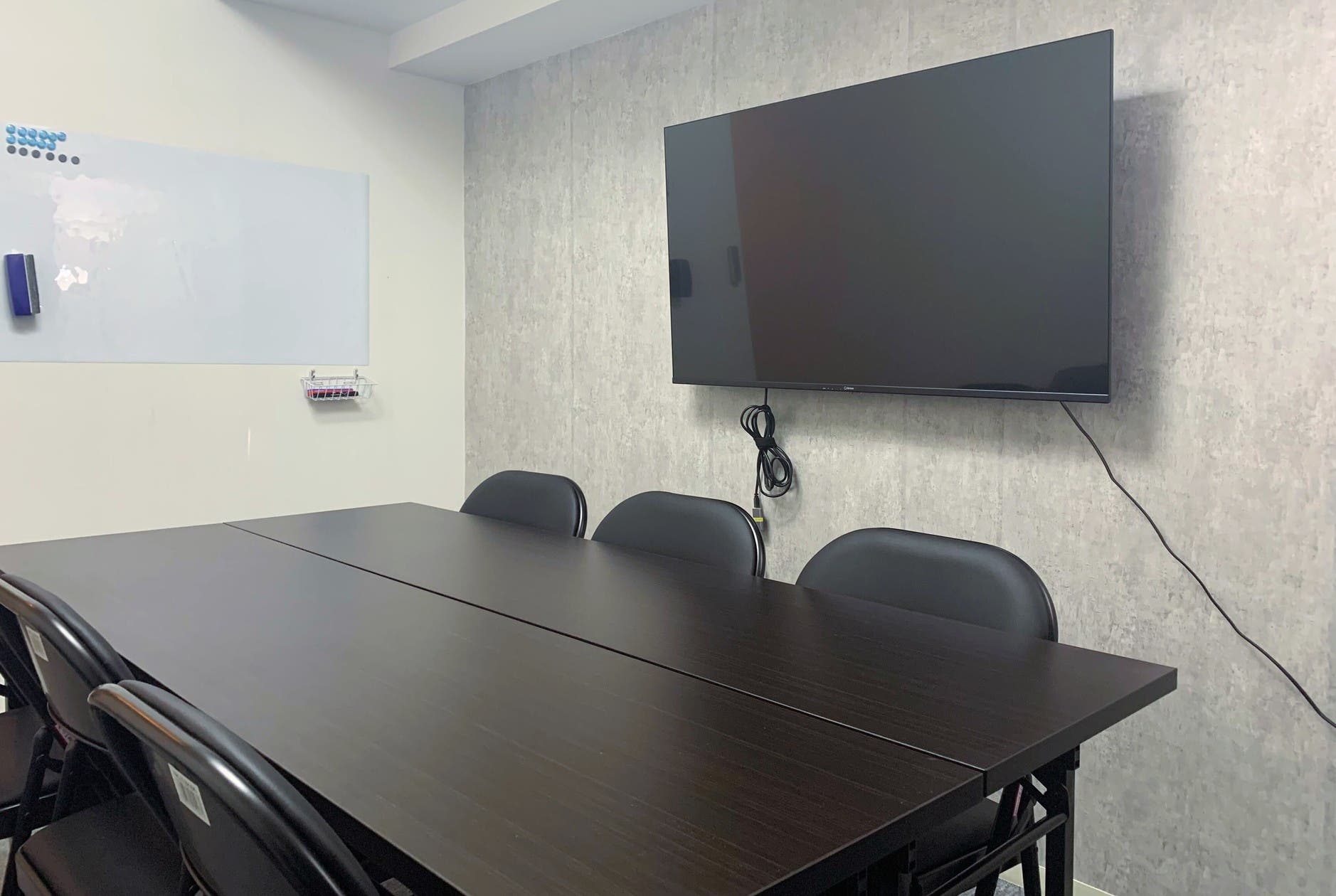 !!値下げ!![浜松町徒歩4分/大門徒歩30秒]大型モニタ完備。商談から推し活、ボドゲまで！の写真2