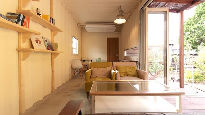 【🌟ワークショップ・女子会に最適🌟】黄色いコンテナのカフェの写真1