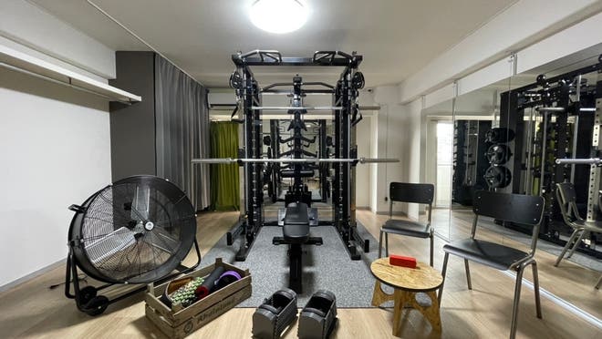 【京橋駅から徒歩約4分!】パーソナル指導、自主トレ、合同トレにご利用可能です!の写真1