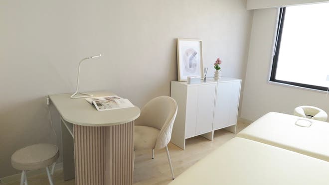 備品増量中✨【新大阪駅すぐ目の前👀】お客様の目線に立った完全個室の高見えサロン🍃高品質&多機能ベッド完備♪無料備品充実の写真3