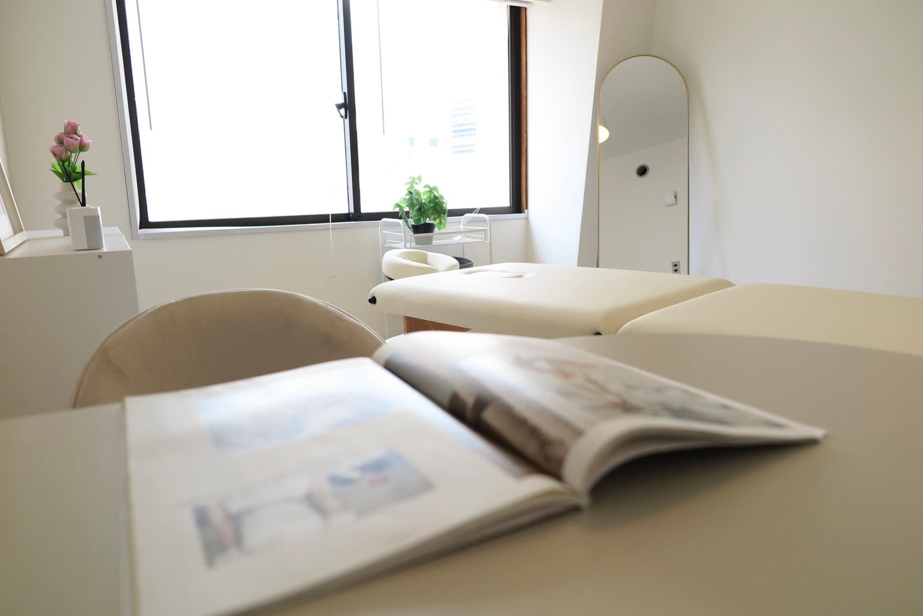 備品増量中✨【新大阪駅すぐ目の前👀】お客様の目線に立った完全個室の高見えサロン🍃高品質&多機能ベッド完備♪無料備品充実の写真11