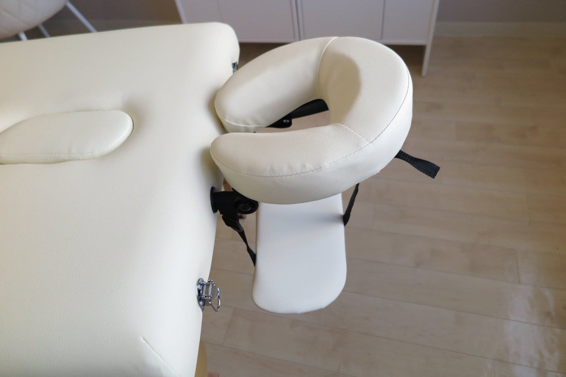 備品増量中✨【新大阪駅すぐ目の前👀】お客様の目線に立った完全個室の高見えサロン🍃高品質&多機能ベッド完備♪無料備品充実の写真13