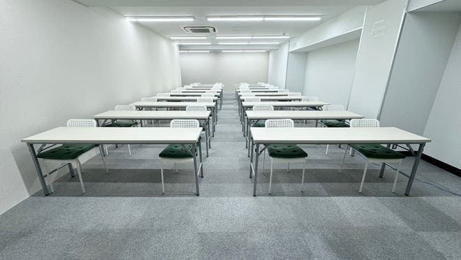 ⭐NEW⭐【馬喰町駅徒歩1分✨】会議・研修・試験会場・WEBセミナー・ZOOM快適ビジネス仕様■4階B会議室の写真1