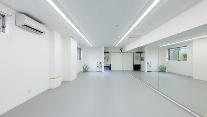 【東村山駅5分】毎日清掃✨ × 1階(自転車、ベビーカー可) シンプルで使い易いダンススタジオ💃の写真2