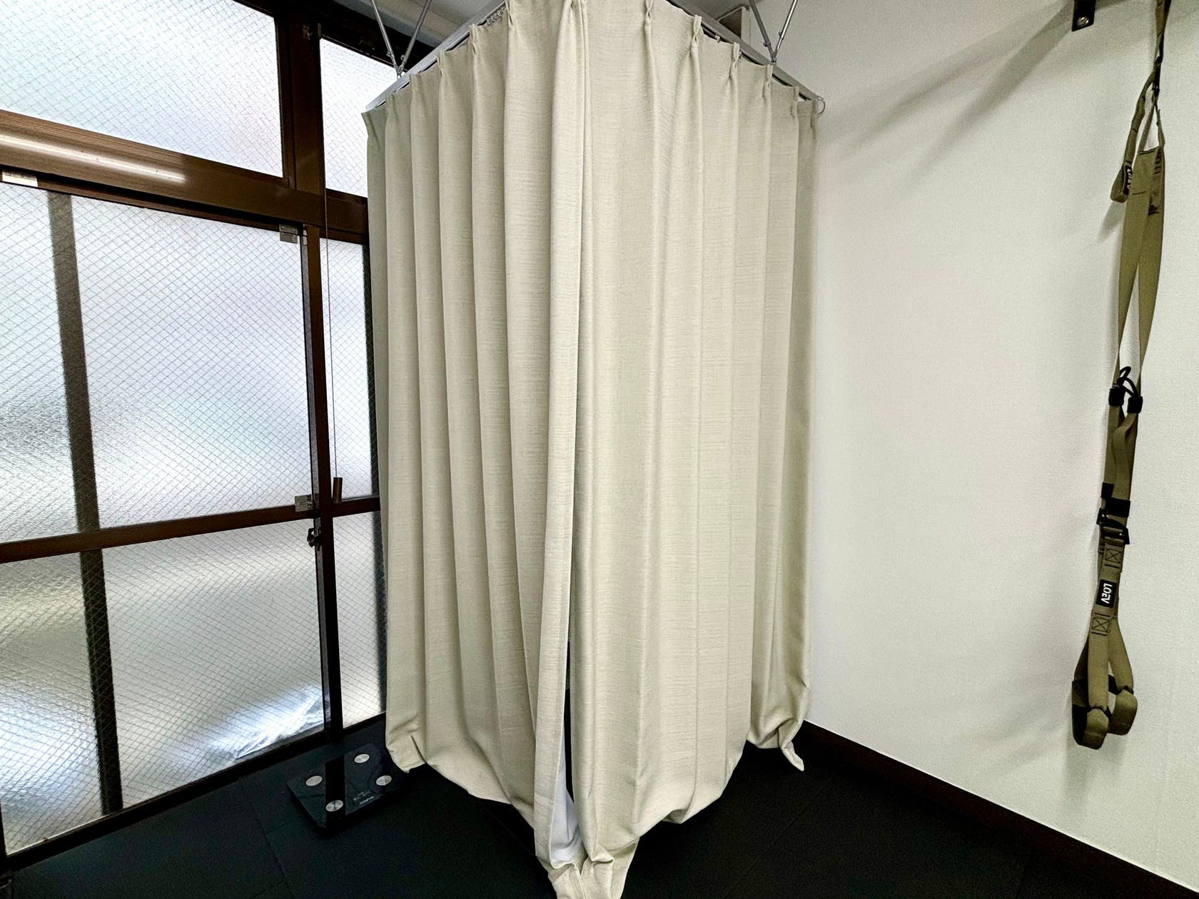【本郷三丁目】ダンス練習🕺着替えスペース｜ウォーターサーバー有🚰全身鏡｜TRX｜自重トレーニング[41]の写真4