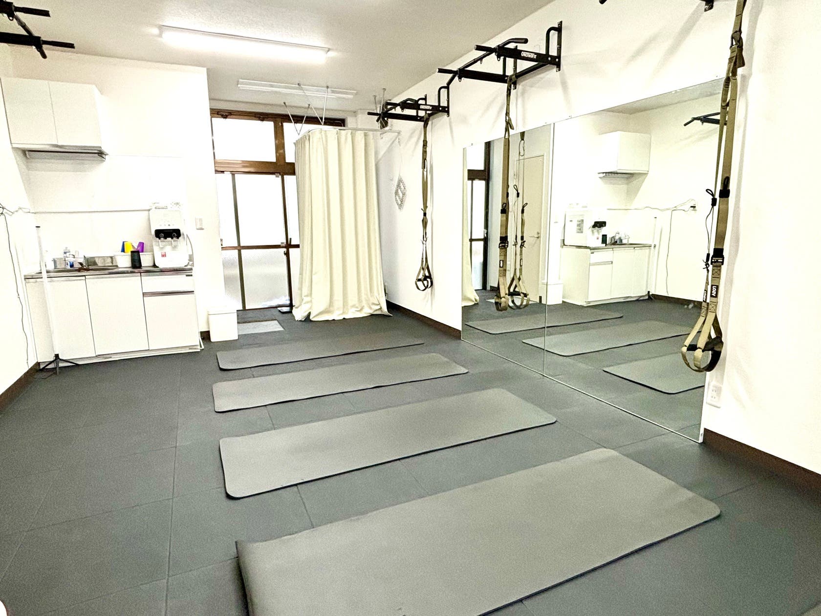 【本郷三丁目】ダンス練習🕺着替えスペース｜ウォーターサーバー有🚰全身鏡｜TRX｜自重トレーニング[41]の写真8