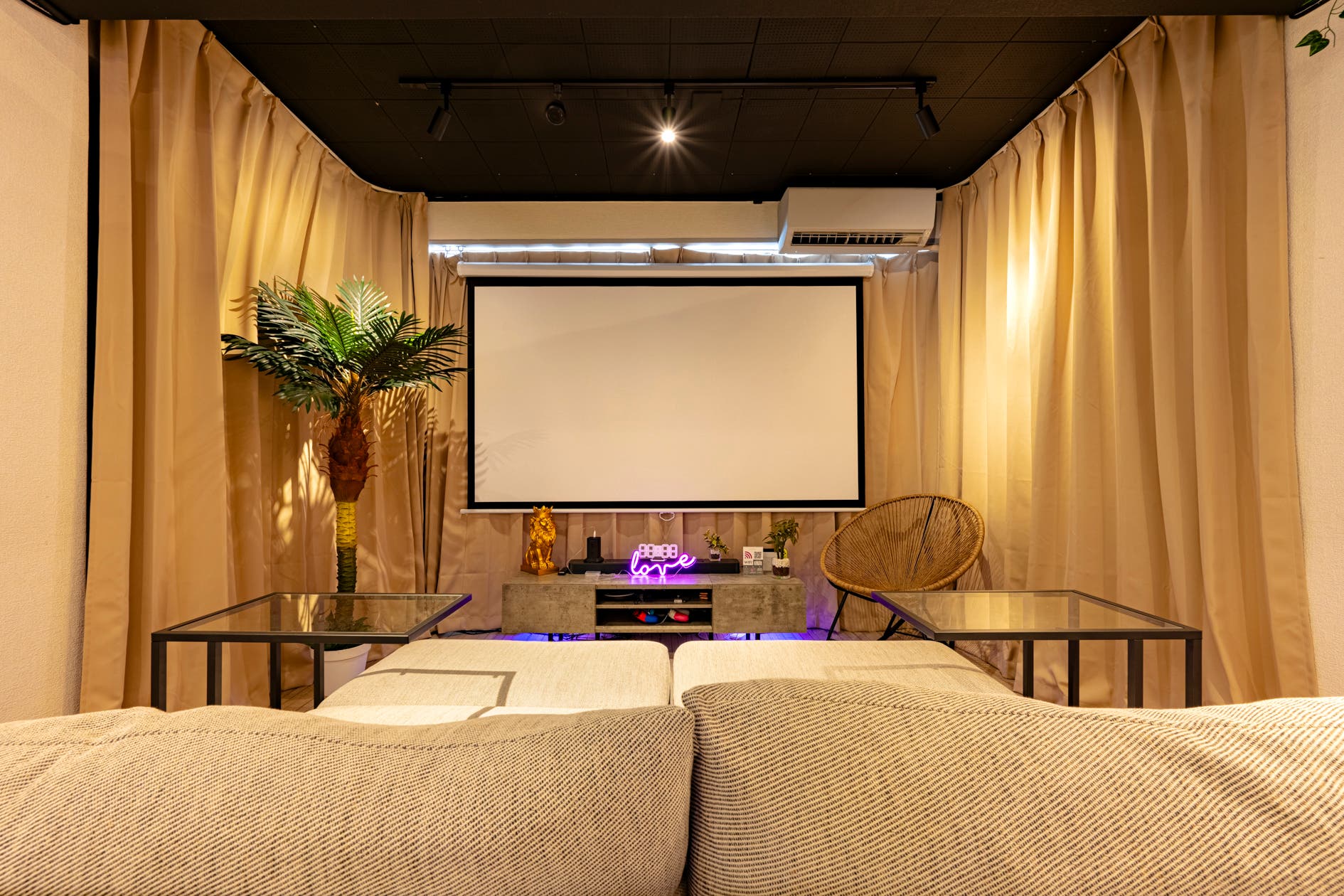 スペモ🎬クリスマス🎄学割👨‍🎓新橋駅4分❗プロジェクター🎥映画鑑賞🎞️デート💕570_LEONEXCINEMA新橋の写真11