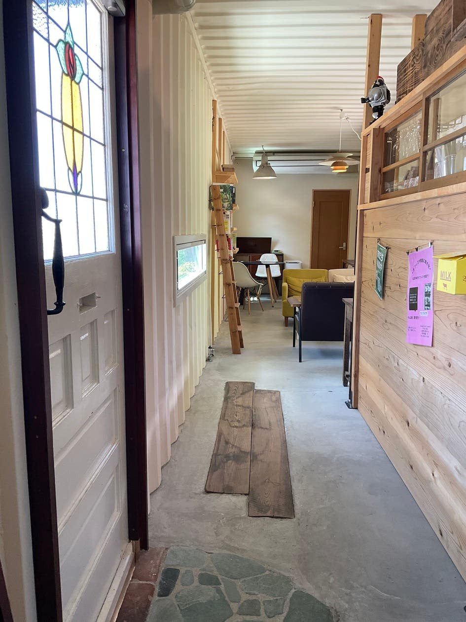 【🌟ワークショップ・女子会に最適🌟】黄色いコンテナのカフェの写真5