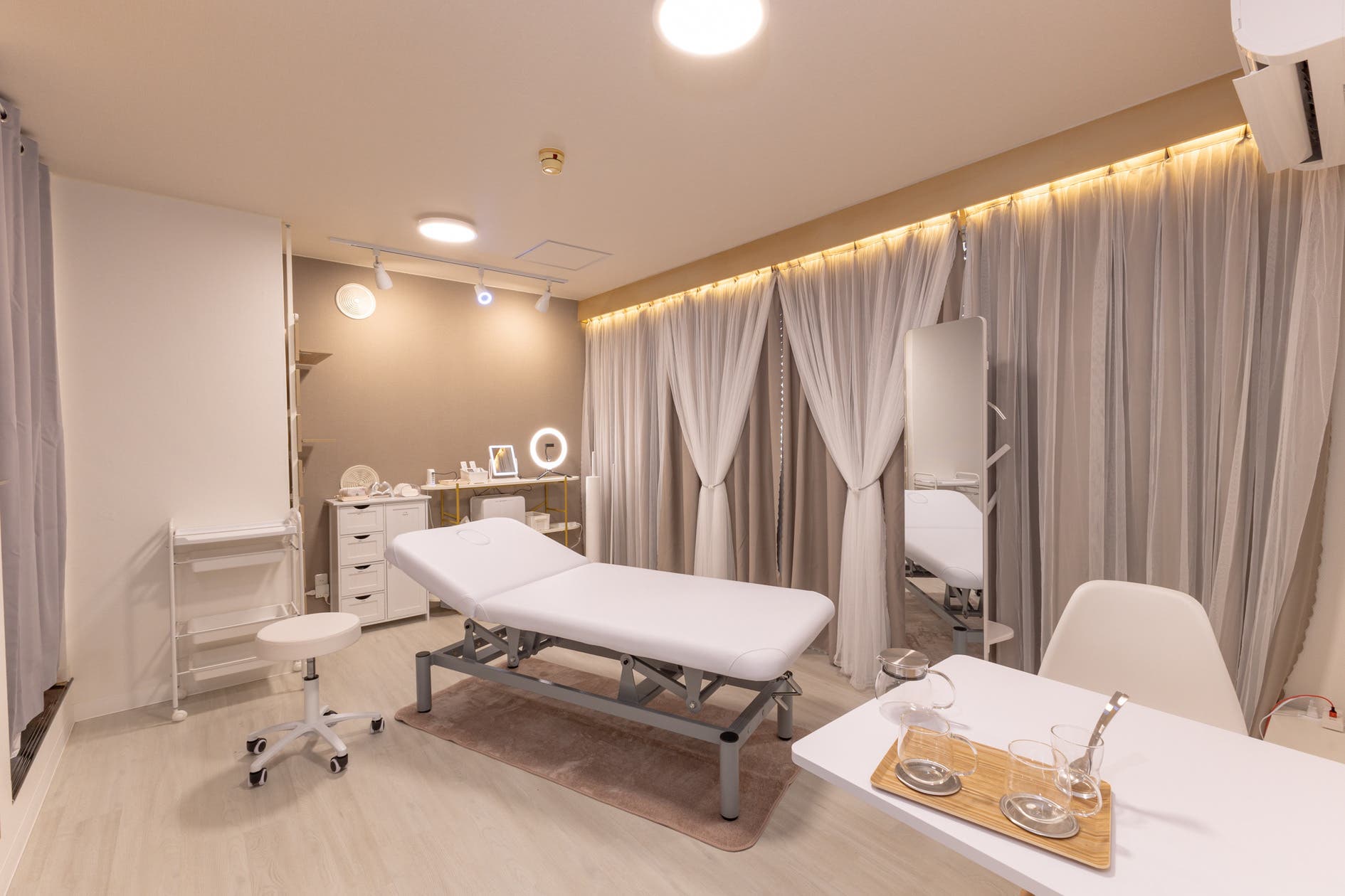 伏見栄・伏見の真ん中✨アクセス良好✨完全個室のデザイナーズルーム✨可燃ごみ捨て無料✨の写真2